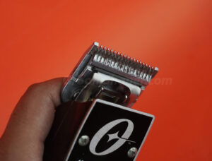 How to Clean Hair Clippers: 6 Quick & Easy Steps